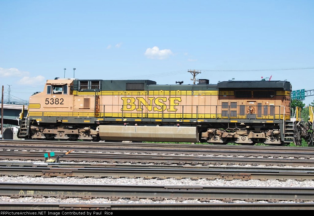 BNSF 5382